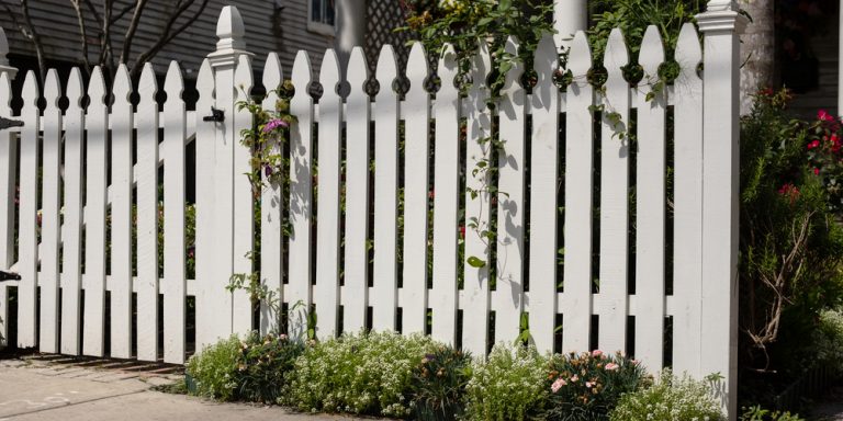 The Average Width of a Fence Gate: What You Need to Know